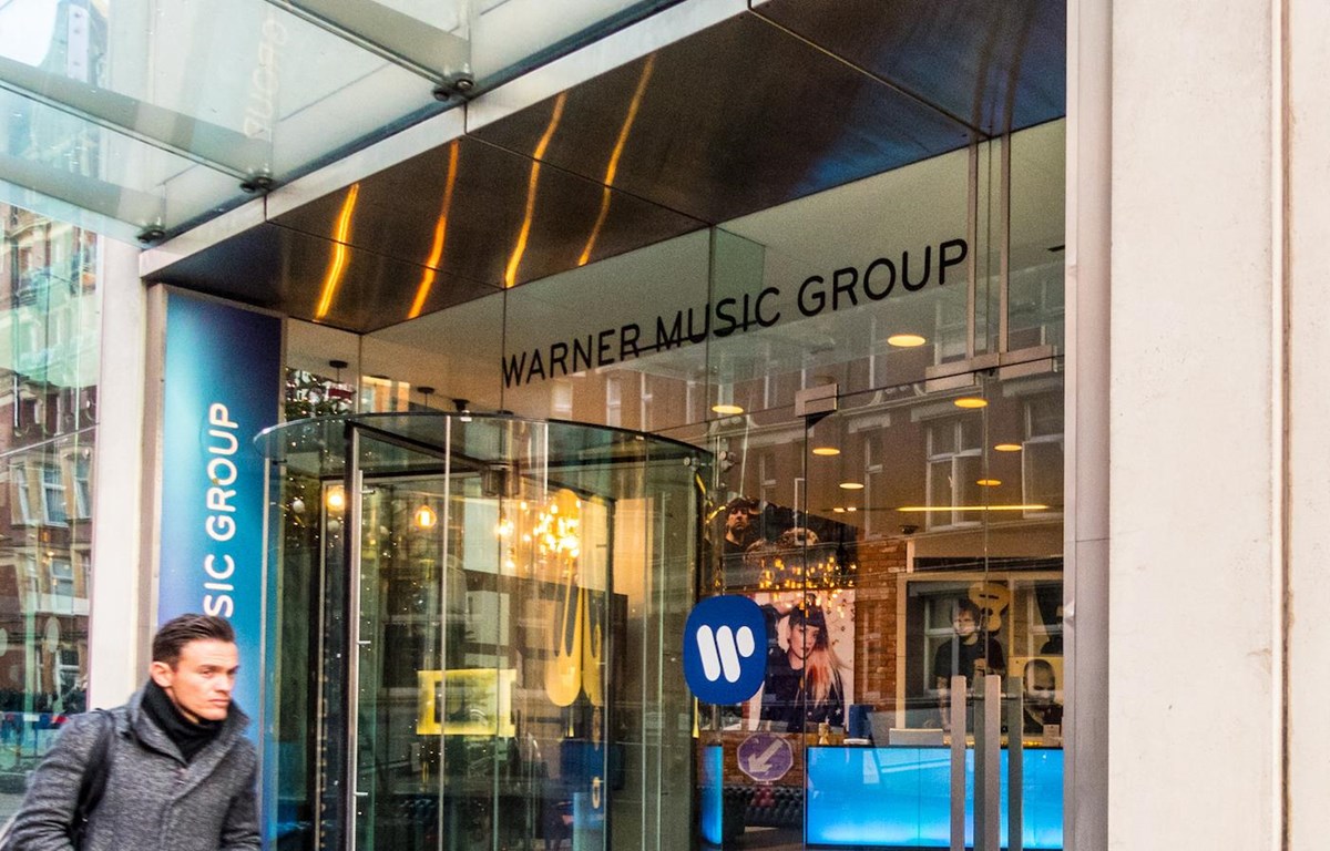 Warner Music thỏa thuận cấp phép cho TikTok để tăng doanh thu truyền thông